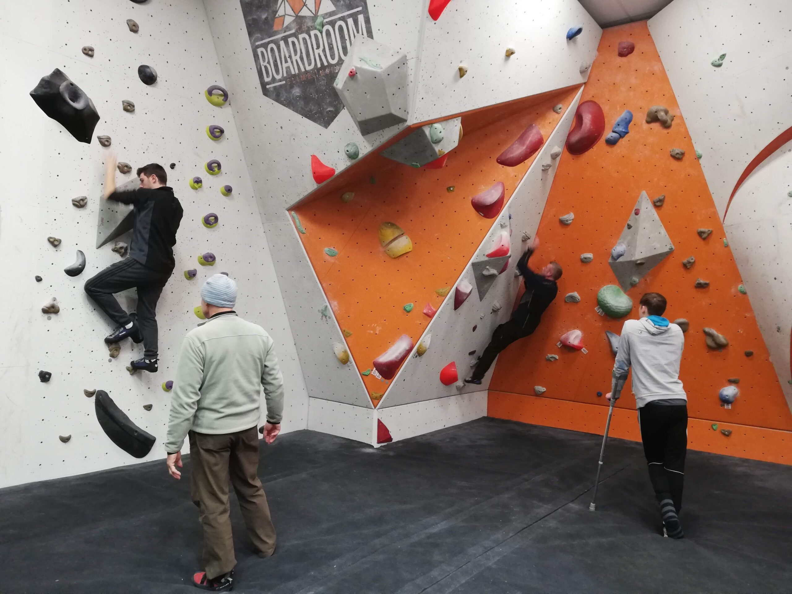 Climbing Wall Instructor (CWI) with Abseil module – DWG Mountaineering ...